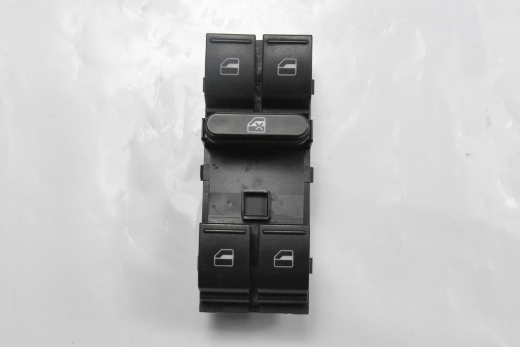 Used Volkswagen Passat Front door glass switch 1K4959857A