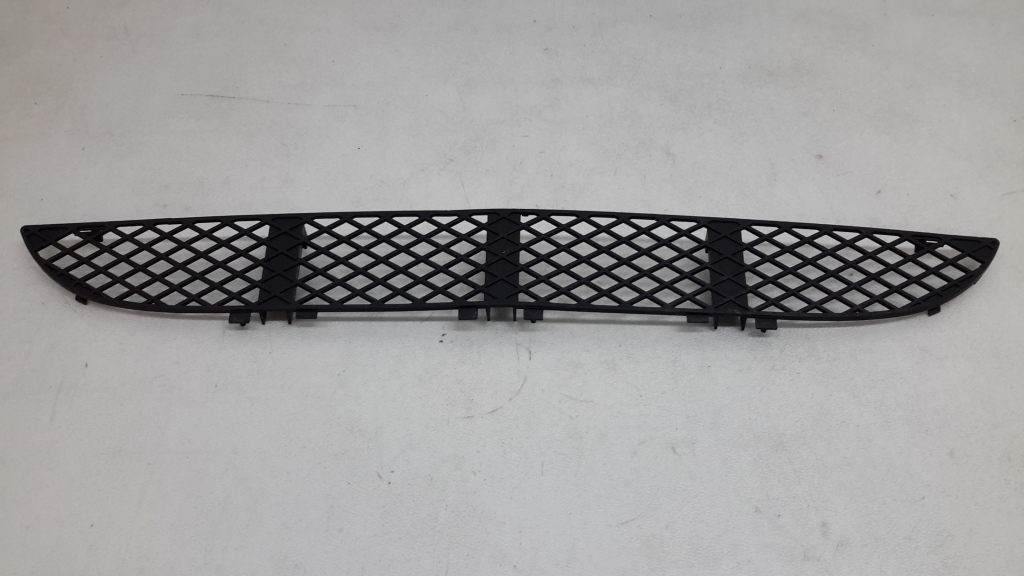 Used Mercedes Benz E-Class Front bumper lower grille A2108850053
