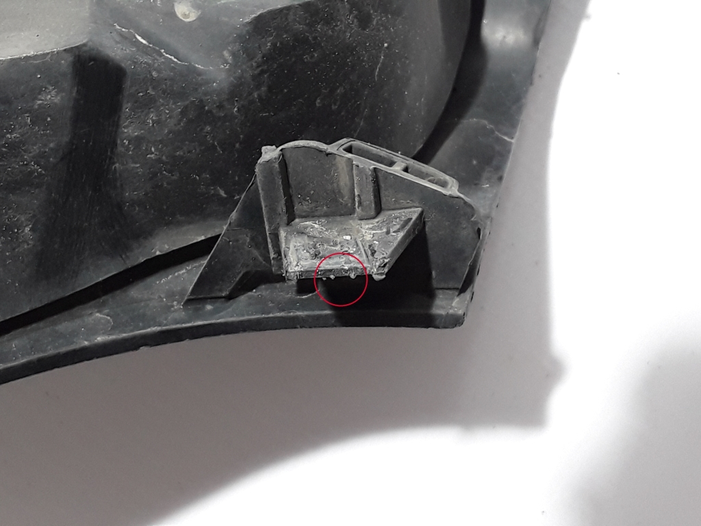 Used RENAULT Trafic Front grille 623108673R