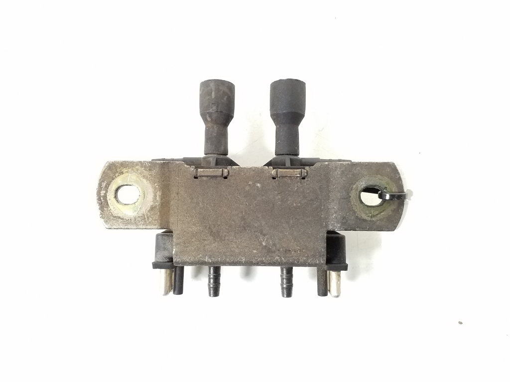 Used Mercedes Benz C-Class Valve other A0025400697