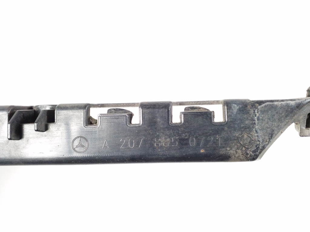 Used Mercedes Benz E-Class Rear bumper bracket A2078850721