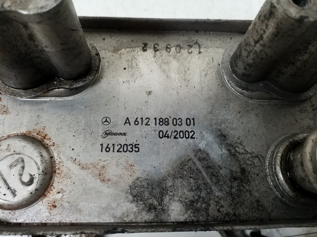 Used Mercedes Benz E-Class Oil cooler A6121880301