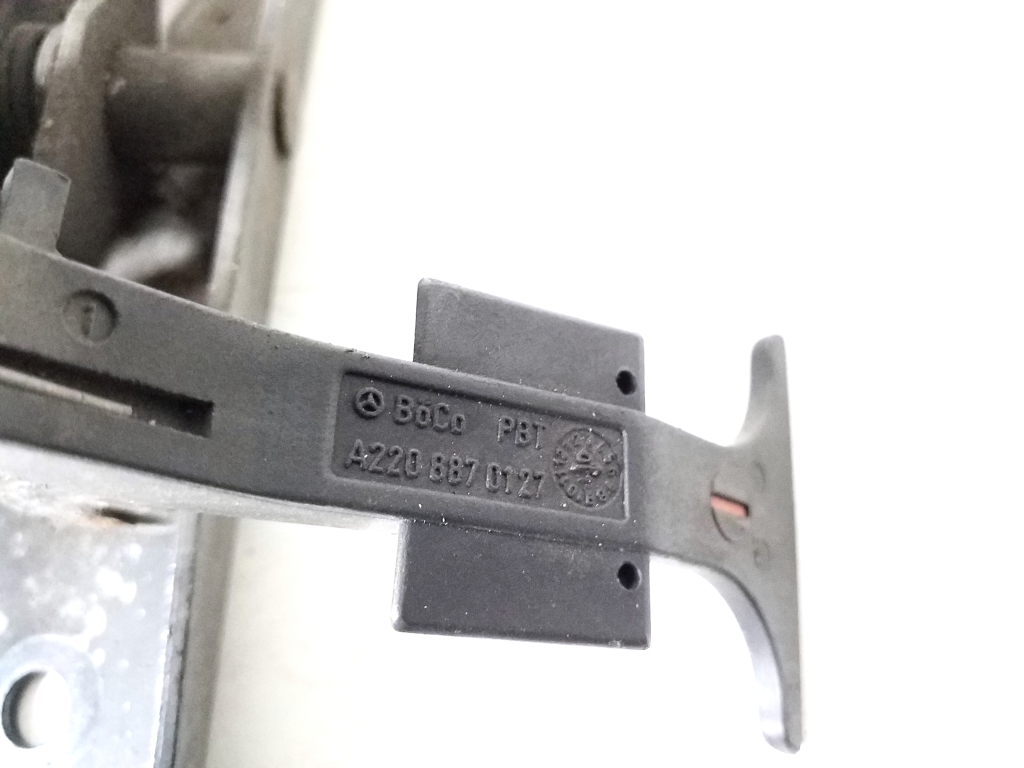 Used Mercedes Benz S-Class Engine cover lock A2208800664