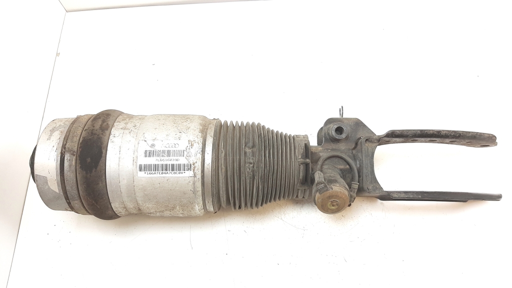 Used AUDI Q7 Front shock absorber 7L8616039D