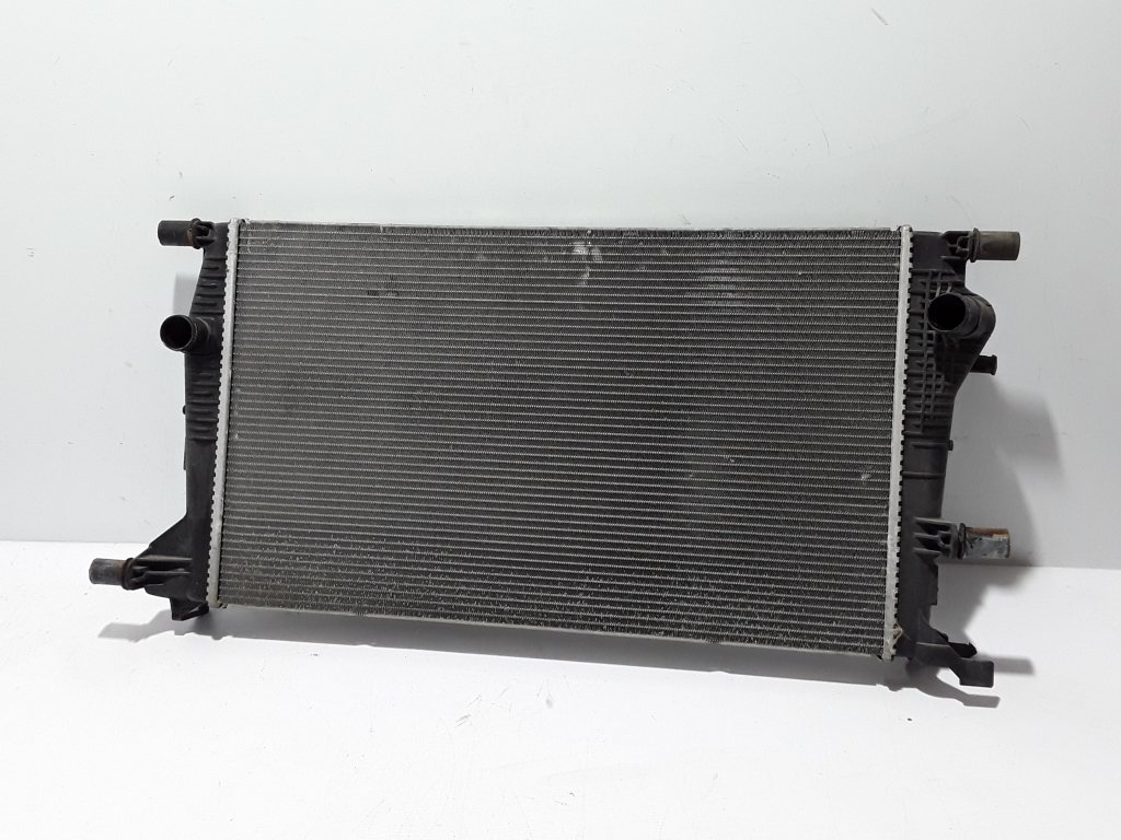 Used RENAULT Megane Cooling radiator 214100016R