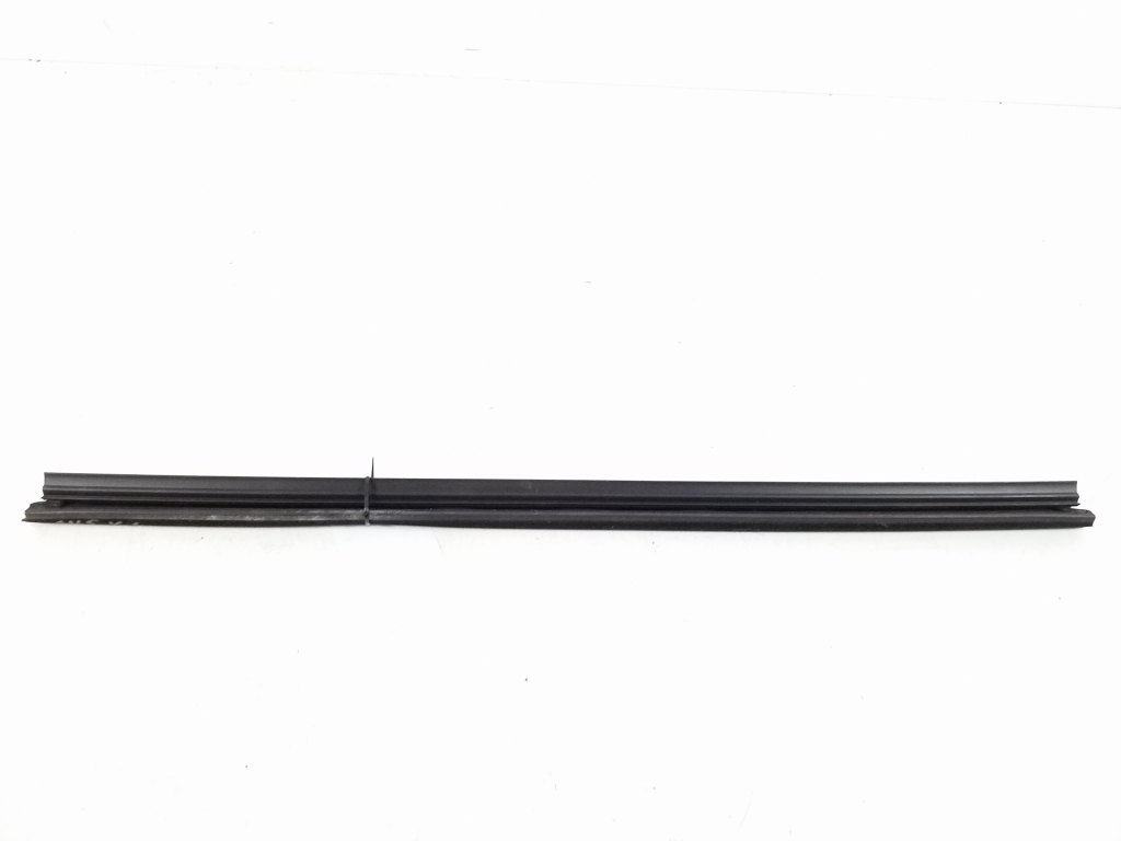 Used Mercedes Benz B-Class Rear side door strip to glass inner A2467350065
