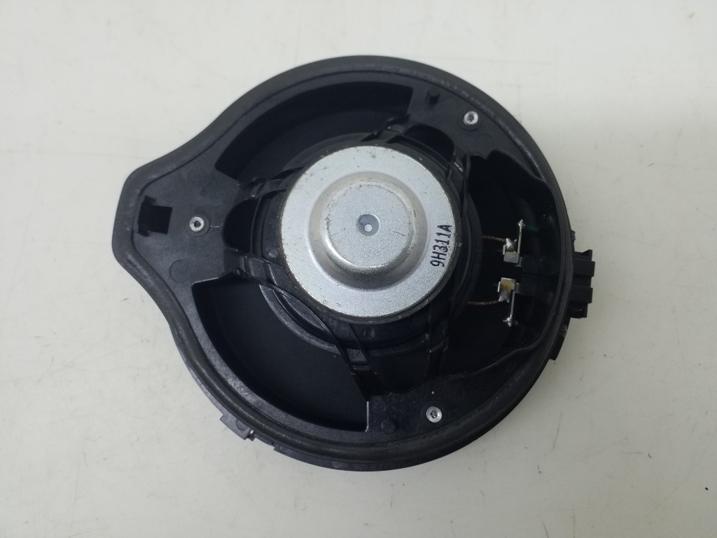 Used Mercedes Benz C-Class Rear side door speaker A2048202902