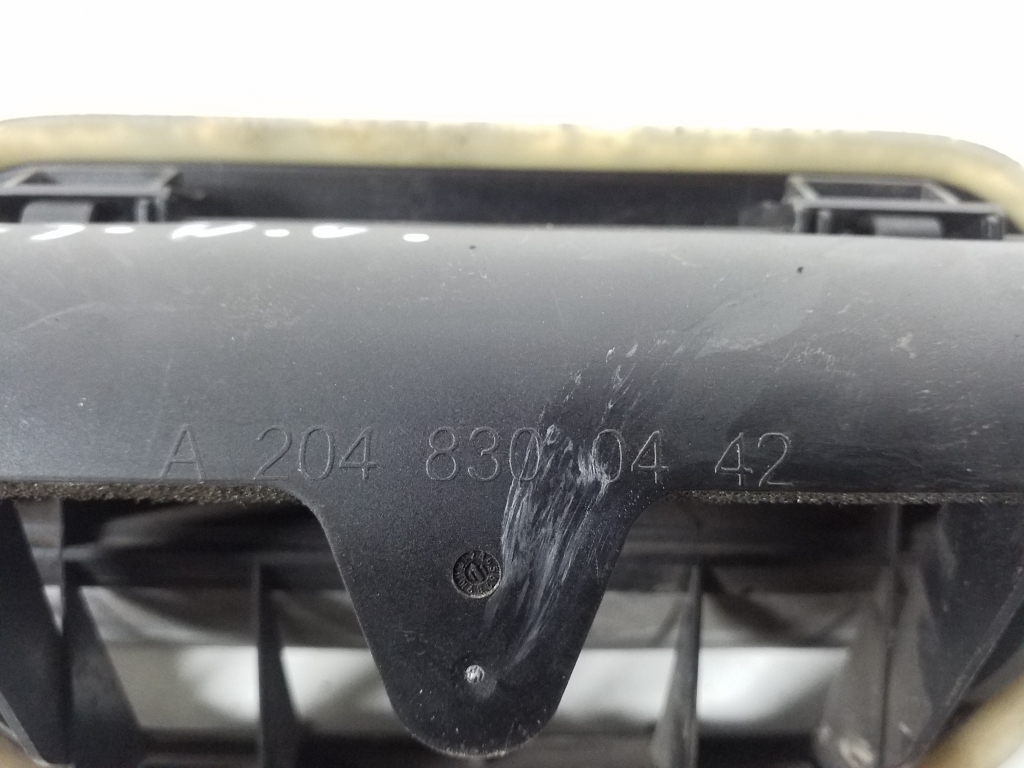 Naudotas Mercedes Benz B-Class Galinio sparno ventiliacinės grotelės ...