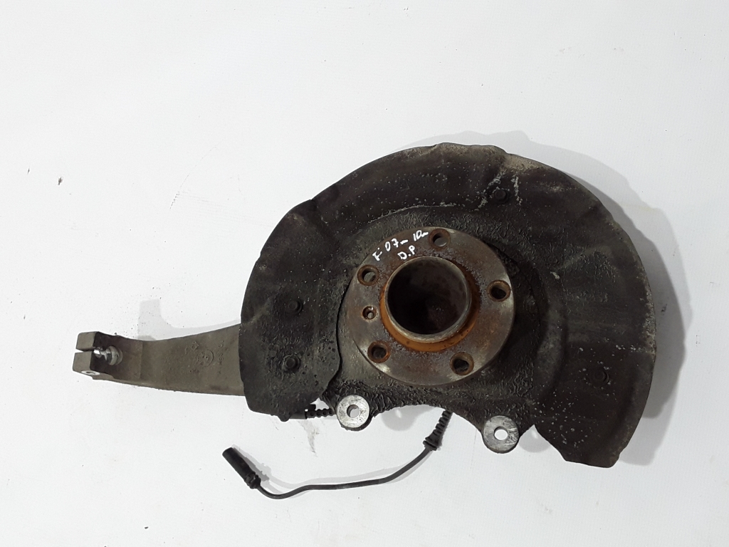 Used BMW 5 SERIES Hub front 31216775768