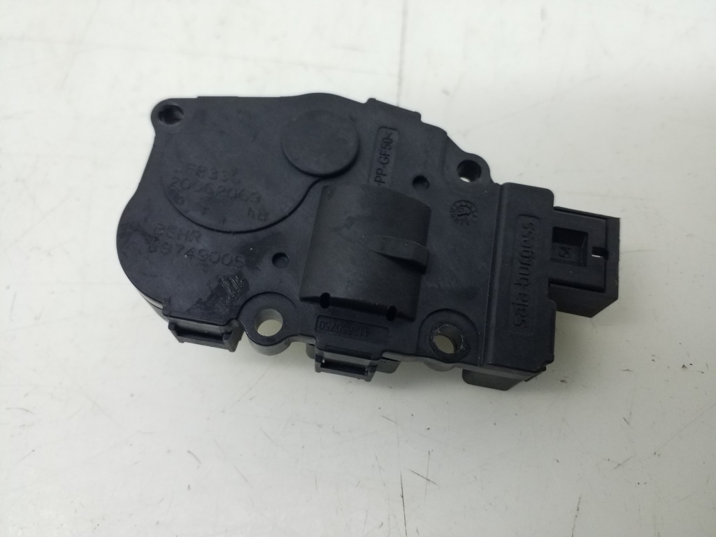 Used Mercedes Benz C-Class Interior shoulder valve motor A2219066900