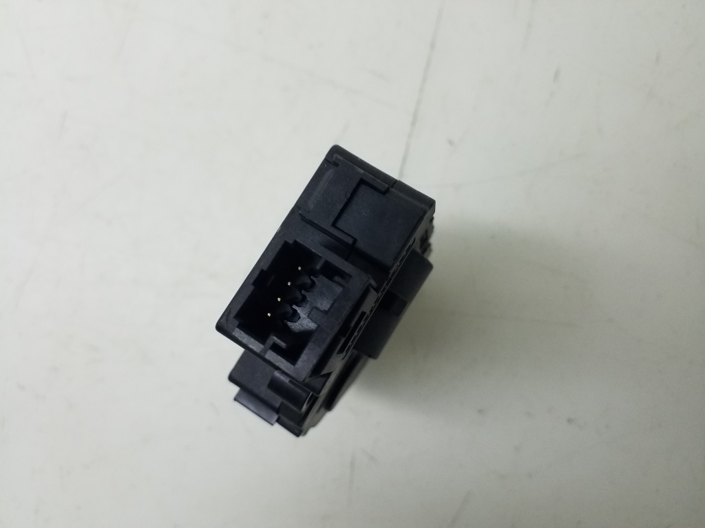 Used Mercedes Benz C-Class Interior shoulder valve motor A2219066900