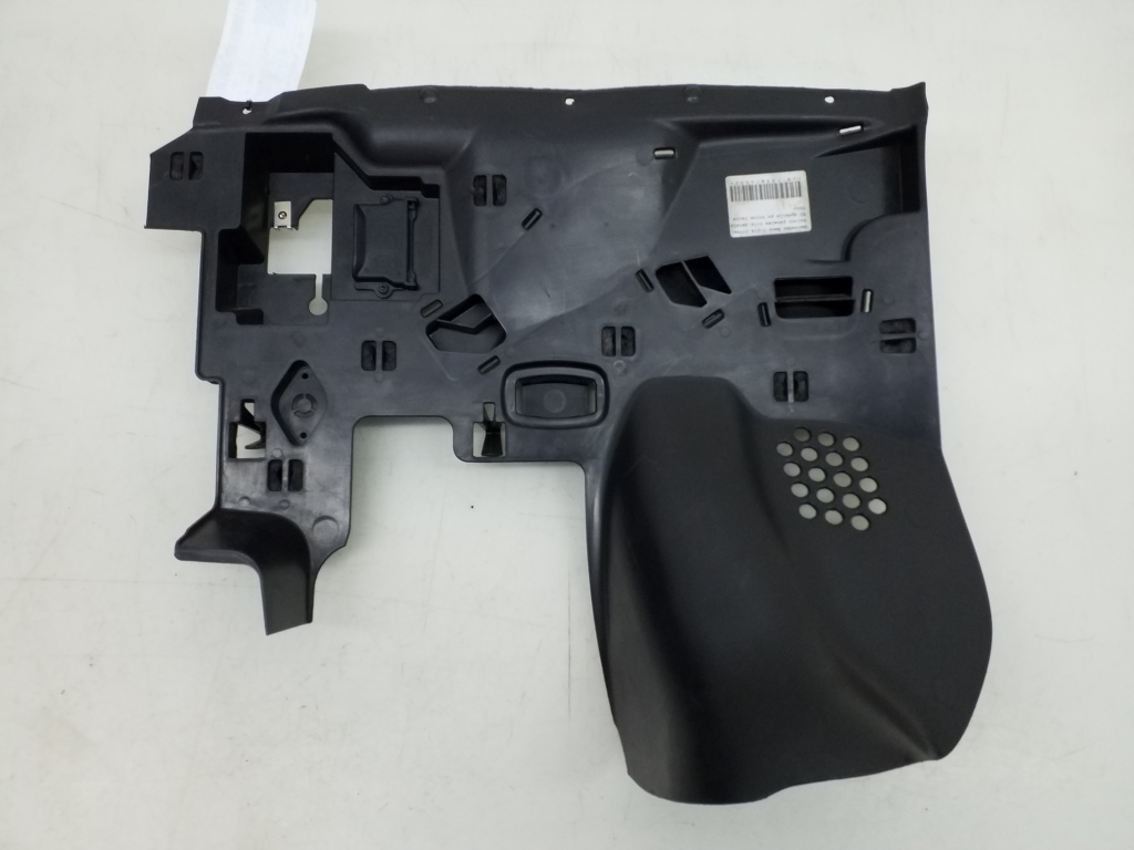 Used Mercedes Benz C-Class Another detail of the cabin A2046800108