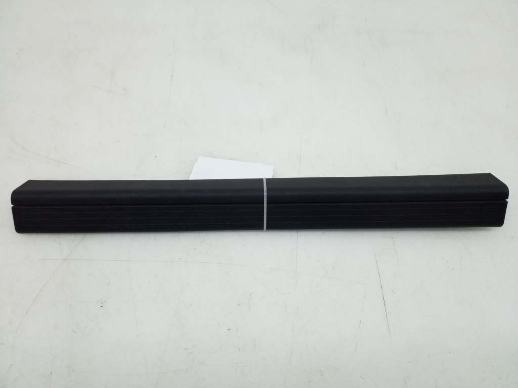 Used Mercedes Benz C-Class Inner threshold trim A2046860136