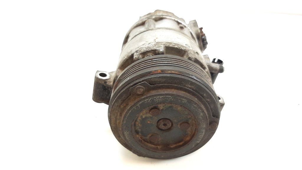 Naudotas BMW 3 SERIES Kondicionieriaus kompresorius 8386837