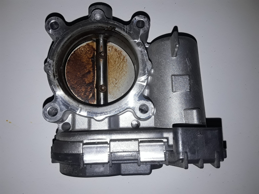 Used Mercedes Benz C-Class Accelerator valve A2701410025