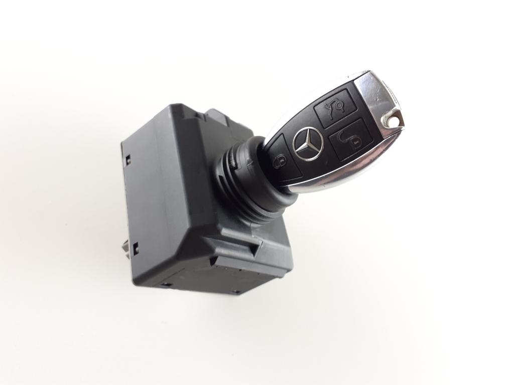 Used Mercedes Benz E-Class Ignition switch A2129056901