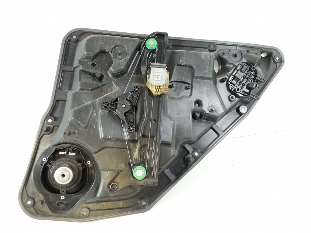 Naudotas Mercedes Benz B-Class Galinių šoninių durų stiklo pakėlikas ir ...