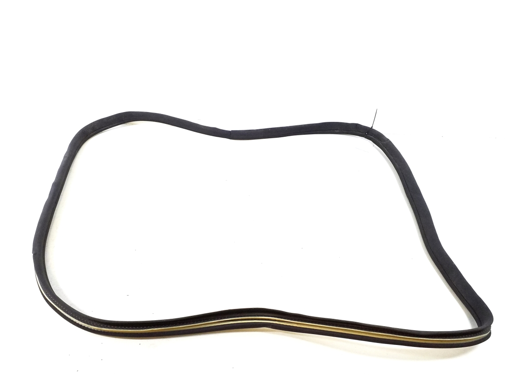Used Mercedes Benz S-Class Front door sealing rubber on the body ...