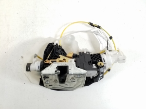 Used Mercedes Benz S-Class Engine cover support A2208800329