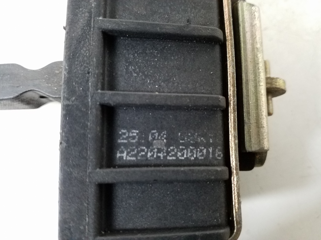 Used Mercedes Benz S-Class Front door opening limiter A2207200016