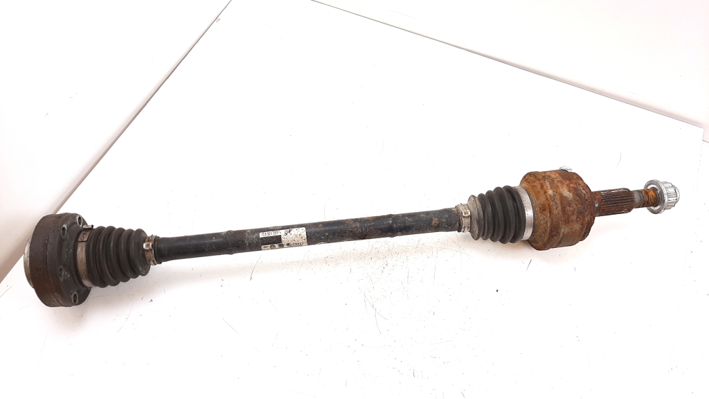 Used AUDI Q7 Rear axle and its details 7L8501201