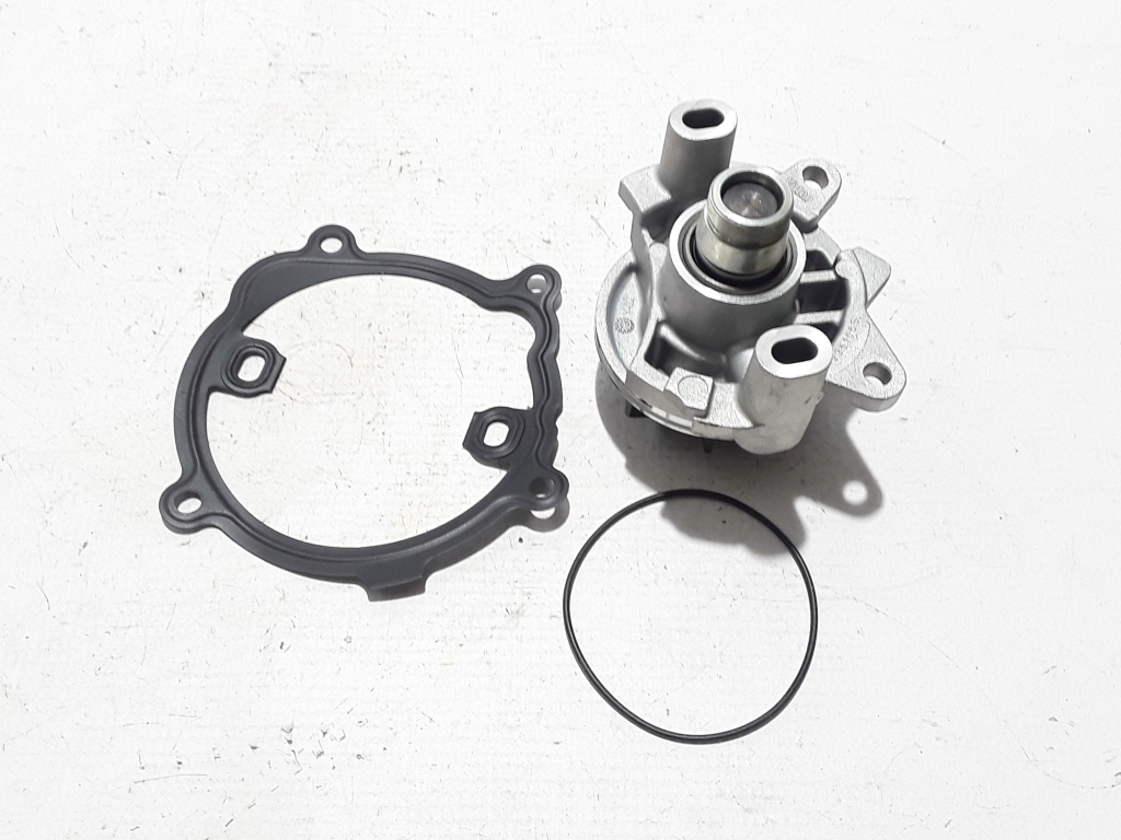 Used RENAULT Espace Water pump 7701474190