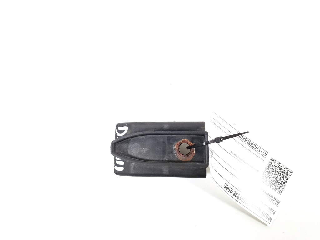 Used Mercedes Benz S-Class Front bumper bracket A2208800030