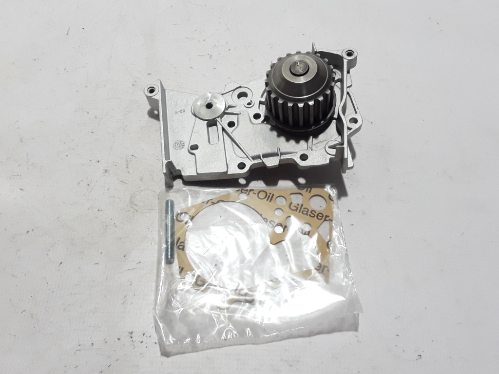 Used RENAULT Megane Water pump 8200428447