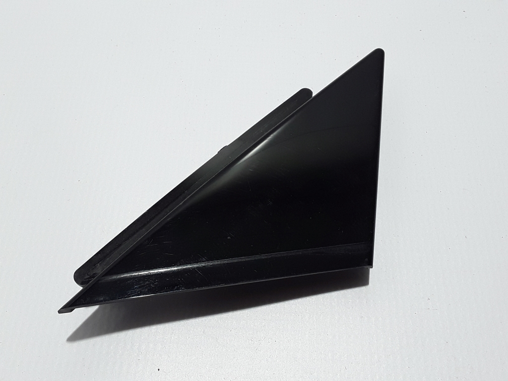 Used VOLVO V90 Trim to the mirror triangle 31378629