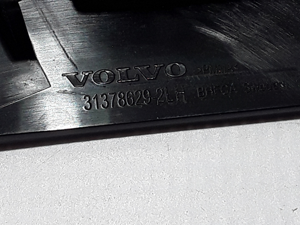 Used VOLVO V90 Trim to the mirror triangle 31378629