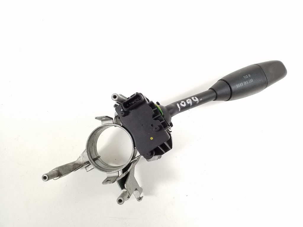 Used Mercedes Benz S-Class Switch and its parts A0005452410