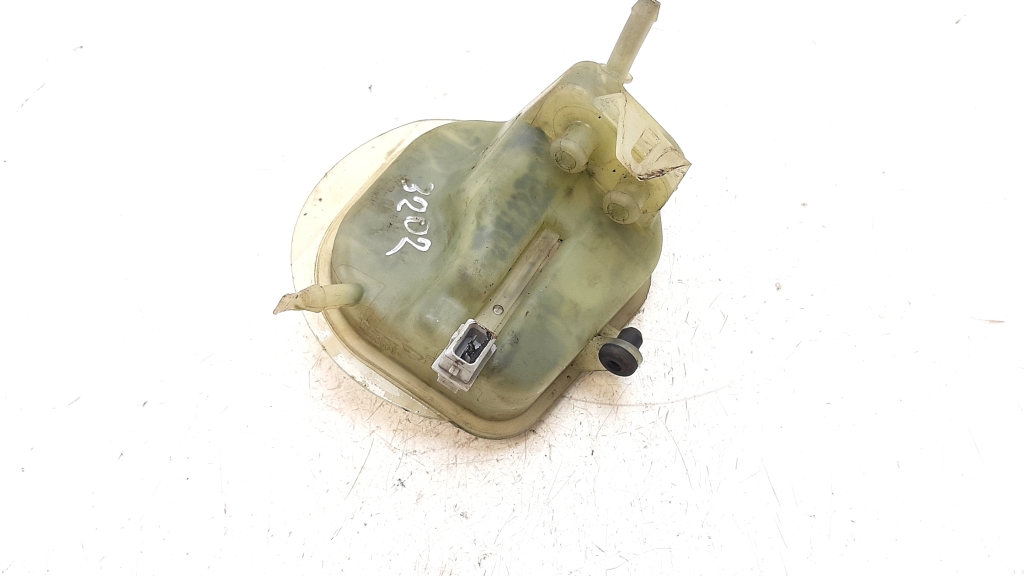 Used AUDI S6 Brake fluid reservoir 4B0611301E
