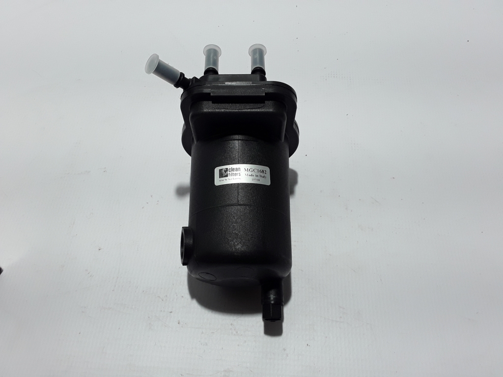 Used RENAULT Kangoo Fuel filter and its parts 8200026237