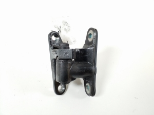 Naudotas Mercedes Benz ML-Class Priekinių durų apatinis vyris A2517201637