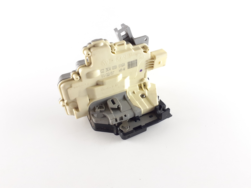 Naudotas Volkswagen Passat Galinių šoninių durų užraktas 3C4839016A