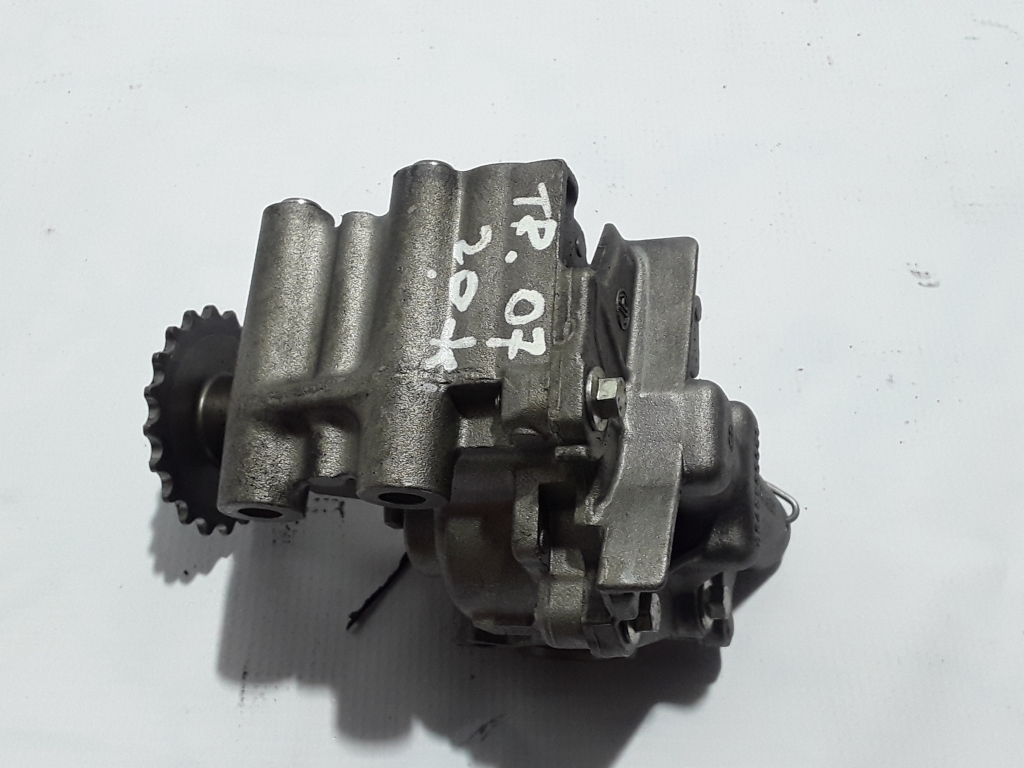 Used RENAULT Trafic Oil pump 8200345633