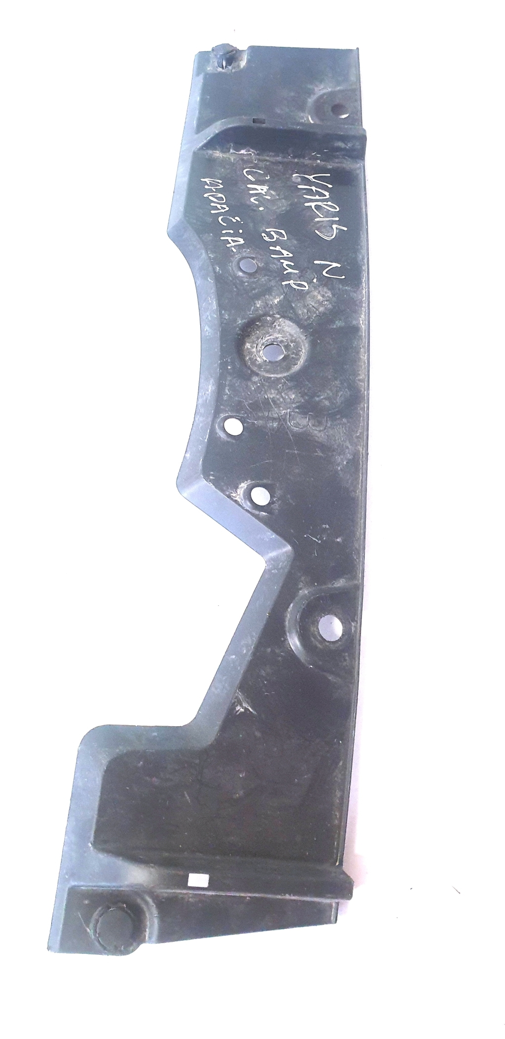 Used TOYOTA Yaris Other detail of the rear bumper 583980D020