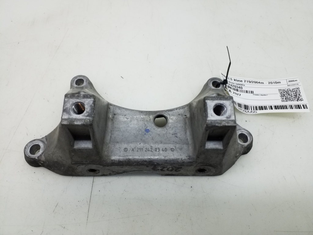 Used Mercedes Benz CLS-Class Gearbox holder A2112420340
