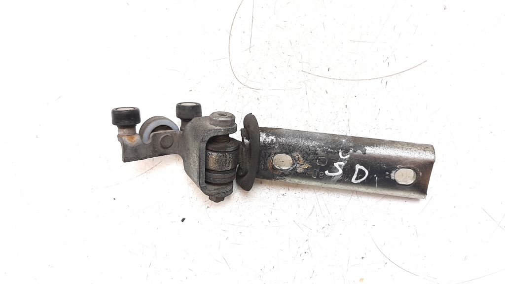 Used Iveco Daily Rear side door hinge lower