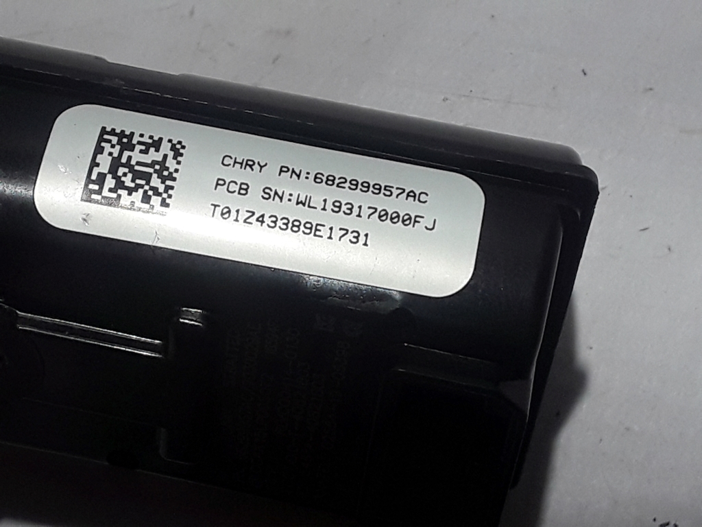 Used Chrysler Pacifica Ignition switch 68299957AC