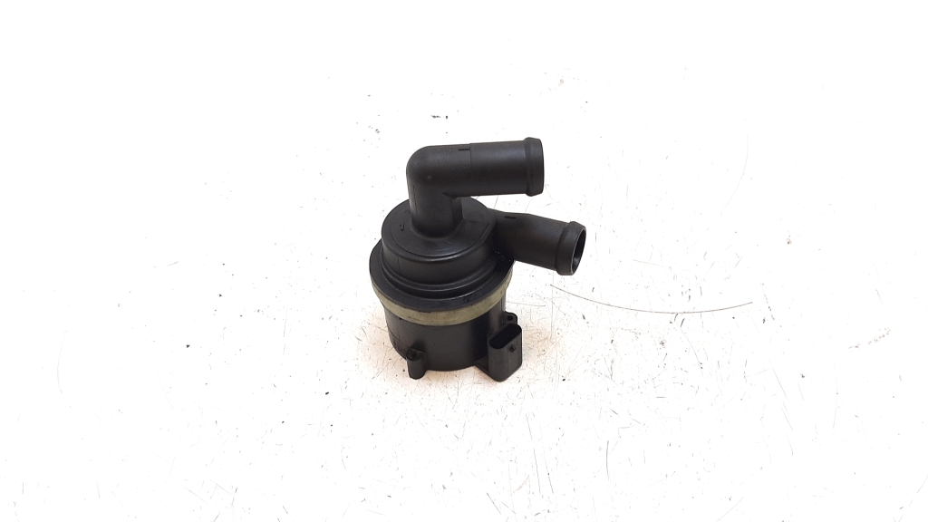 Used Volkswagen Passat Circulation pump 5N0965561A