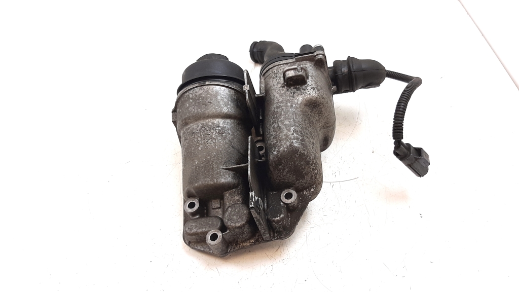 Naudotas VOLVO V70 Tepalo filtro korpusas 30677920