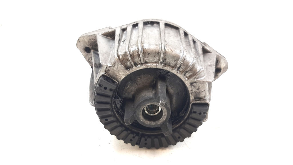Used Mercedes Benz C-Class Engine cushion A2042400317