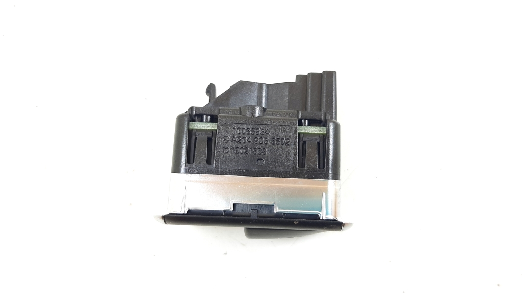Used Mercedes Benz C-Class Rear side door glass switch A2049055502