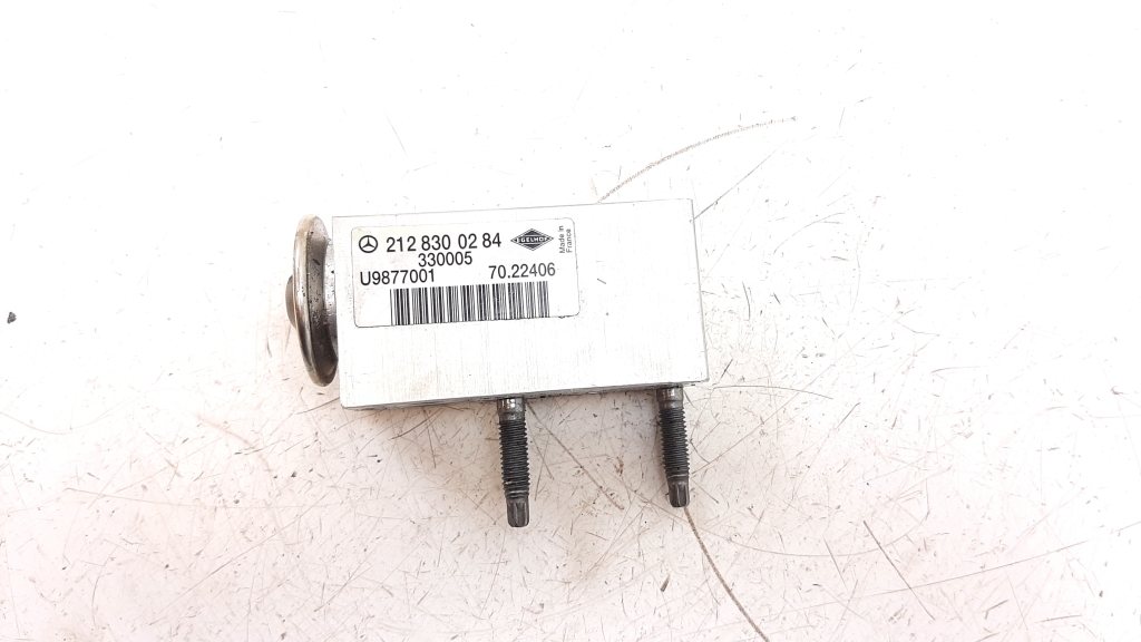 Used Mercedes Benz C-Class Air conditioner hose valve 2128300284