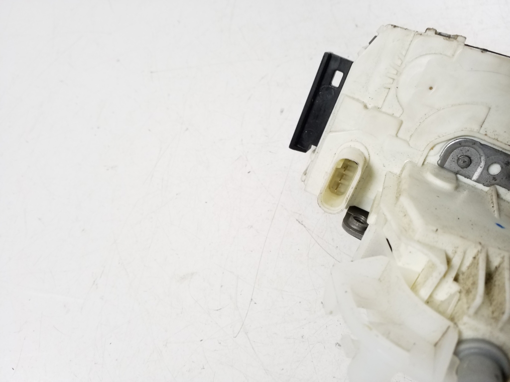 Used Mercedes Benz CLS-Class Rear side door lock A2047302935