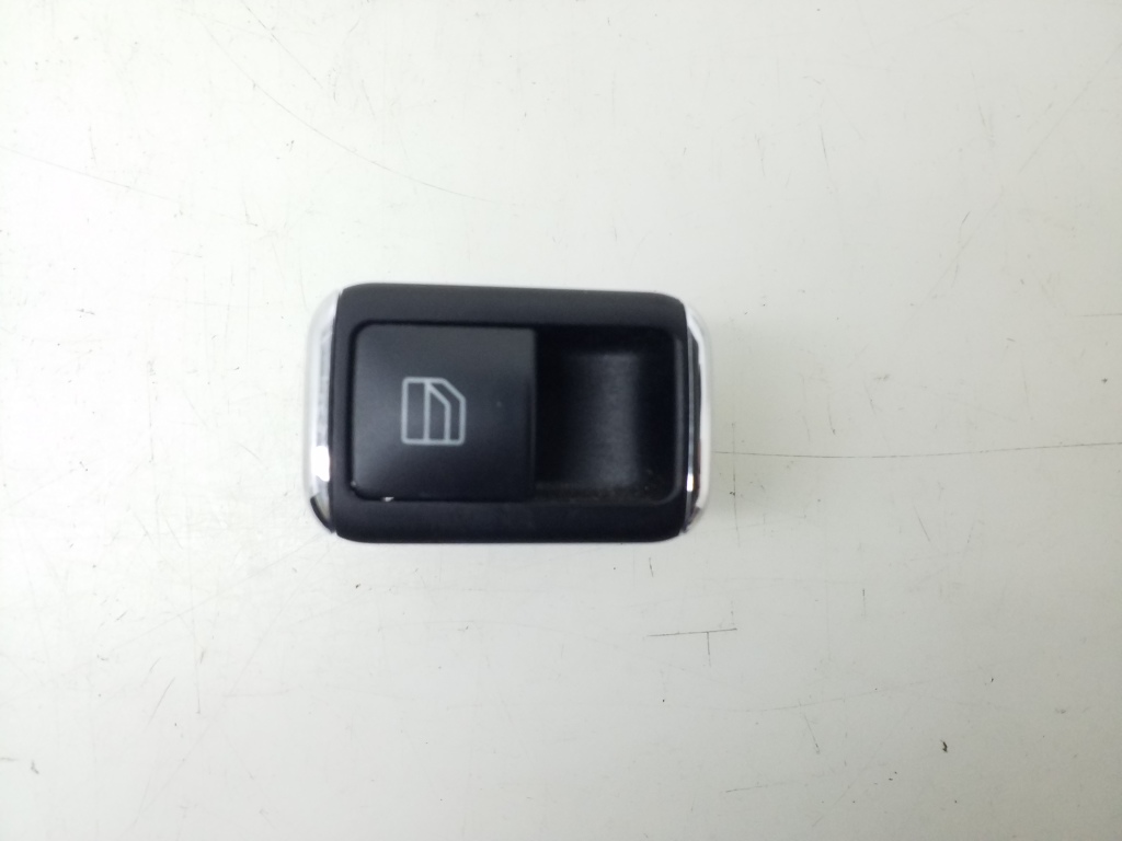 Used Mercedes Benz C-Class Front door glass switch A2048707358