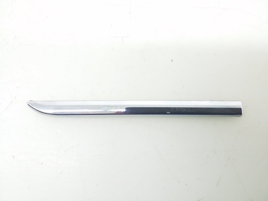 Used Mercedes Benz C-Class Front wing bar
