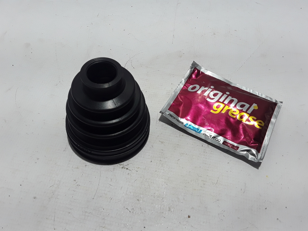 Used RENAULT Trafic Rear axle inner grenade rubber 7701209260