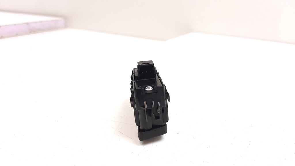 Used Mercedes Benz E-Class Door lock unlock switch A2048706310